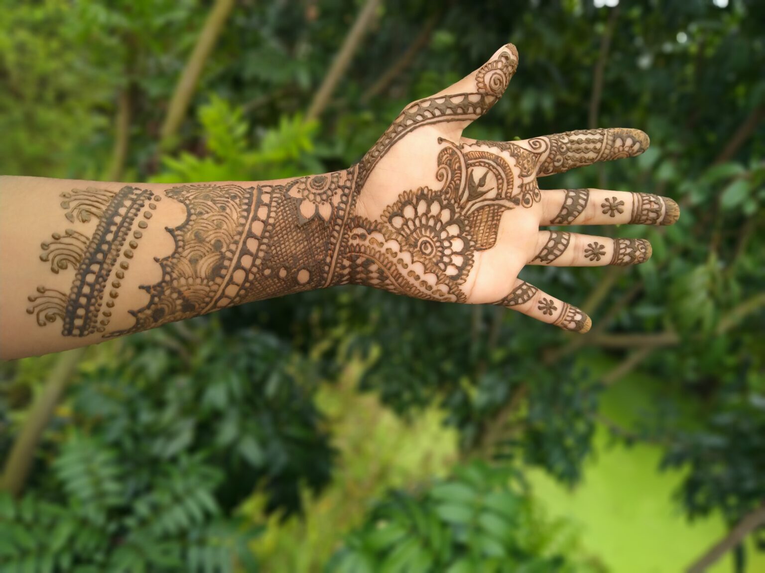 Best Mehendi Designs for KarwaChauth 2022