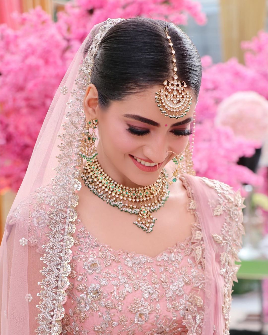 Bridal Bindi Designs: Symbolism and Grace